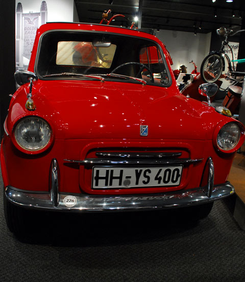 Modern Vespa : Peterson Automotive Museum - Salute to the Scooter!
