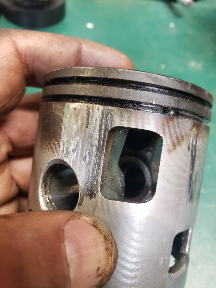 Modern Vespa : Re-ring, re-piston or re-cylinder after a soft seize?