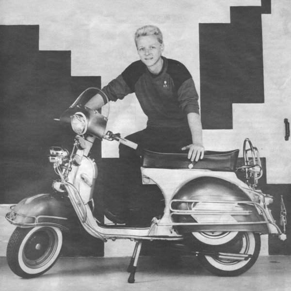 Modern Vespa : Music and Vespas