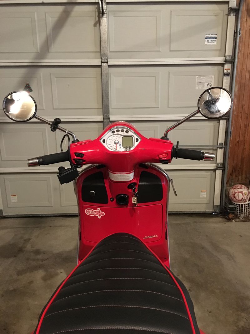 Modern Vespa : Mirror Mod Monday