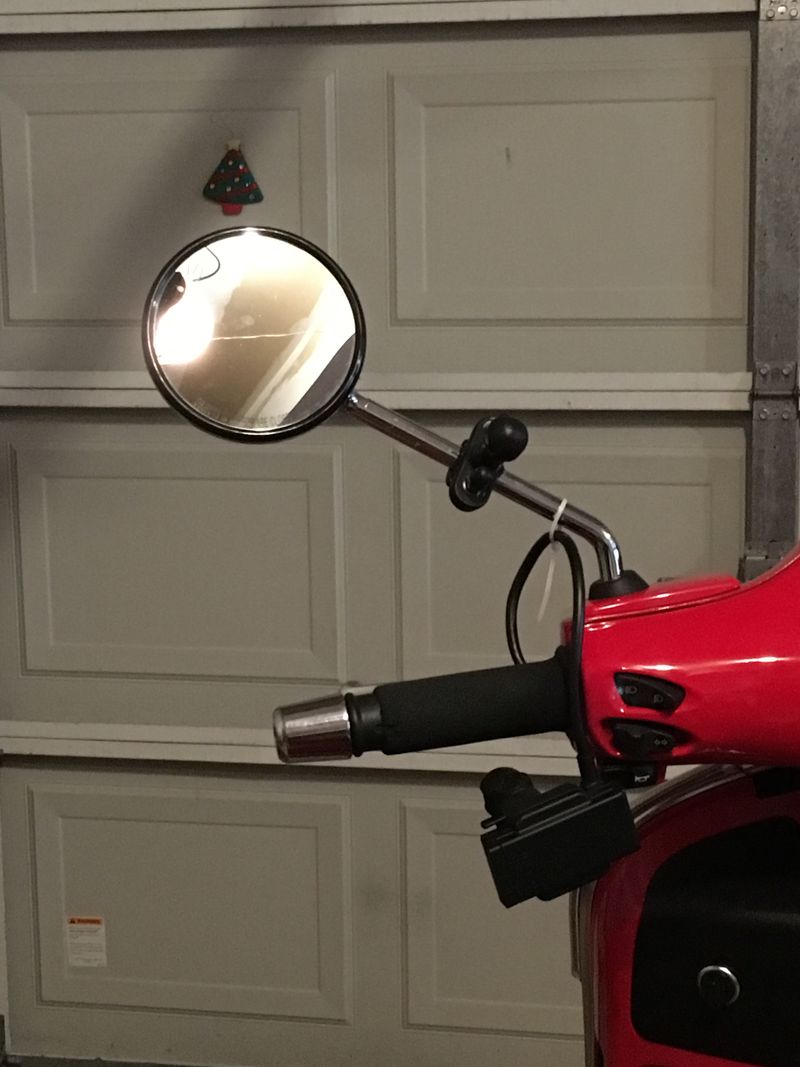 Modern Vespa : Mirror Mod Monday