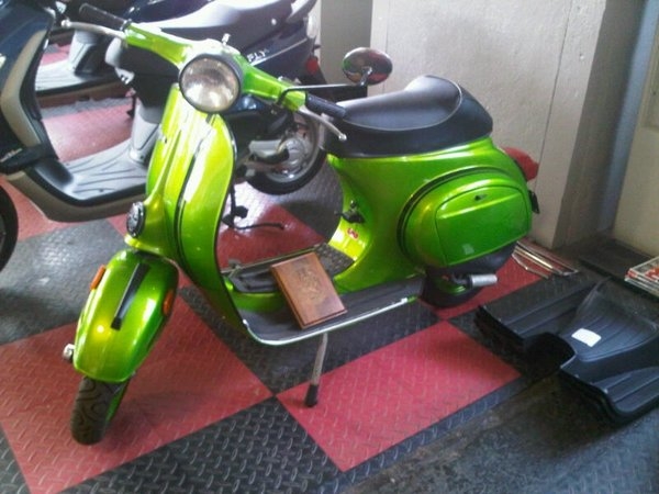 Modern Vespa : Packed for Camping