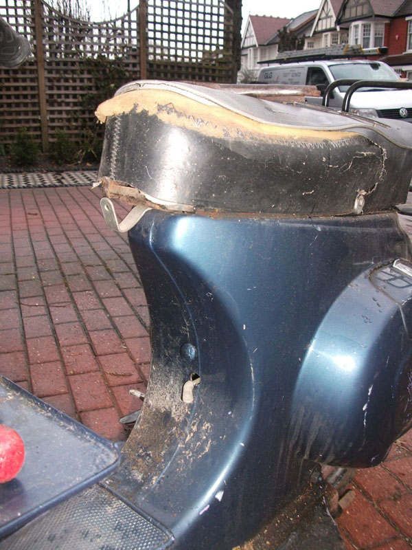 Modern Vespa : first vespa