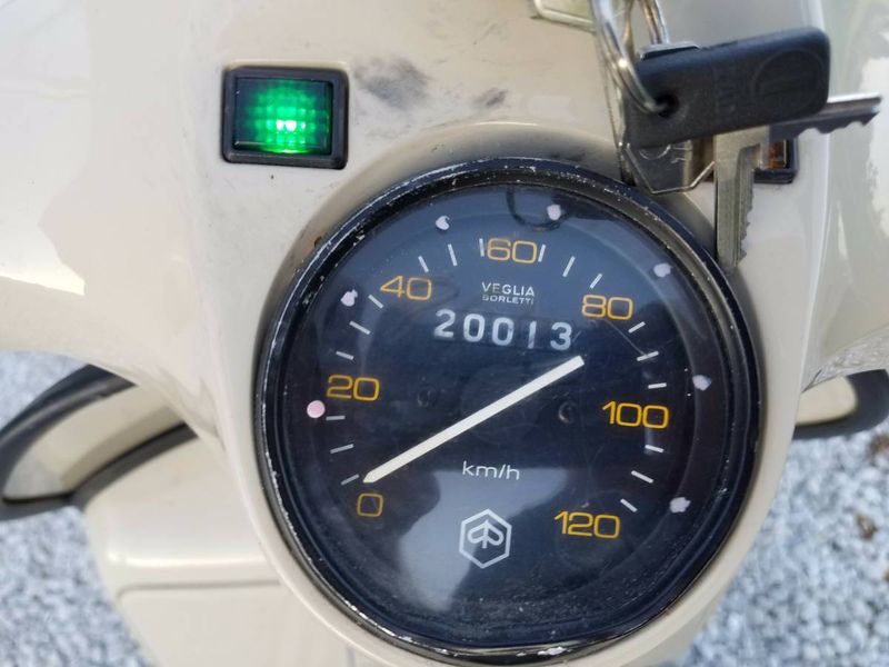 Modern Vespa : How many km's are on this odometer???