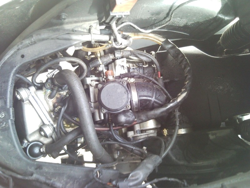 Modern Vespa : Engine compartment got wet