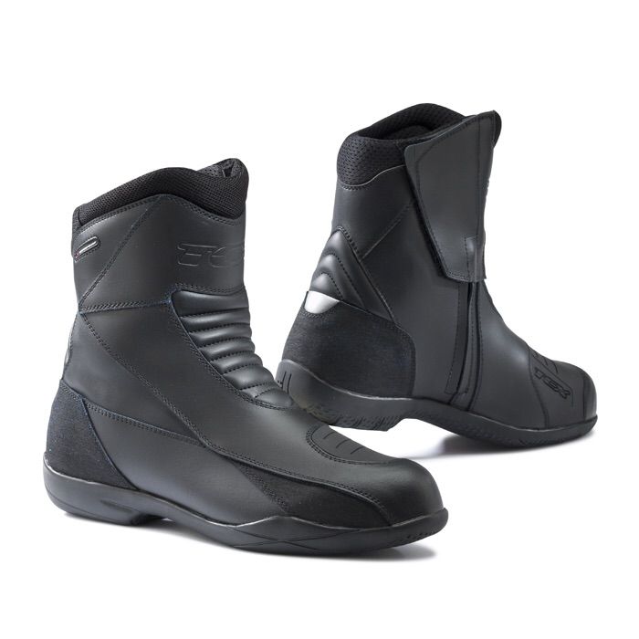 Modern Vespa : Scooter boots recommendations?