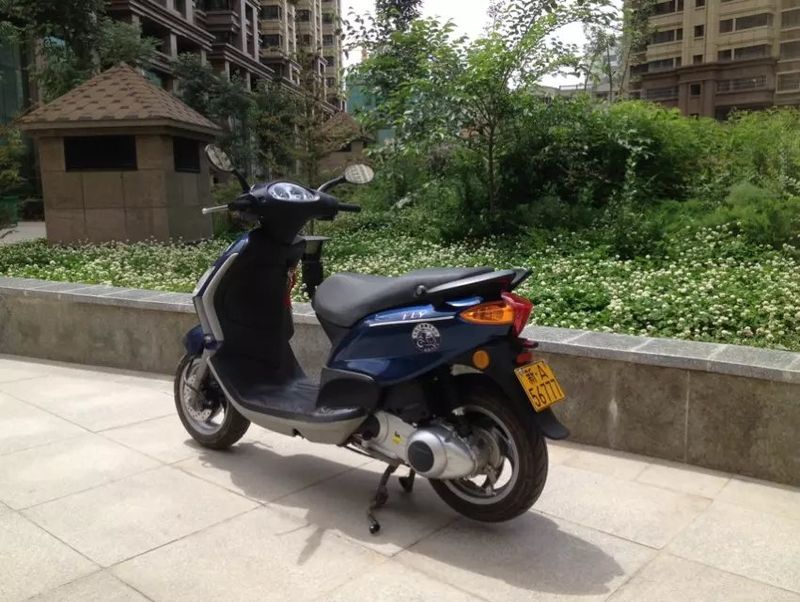 Modern Vespa : Piaggio Fly 125cc