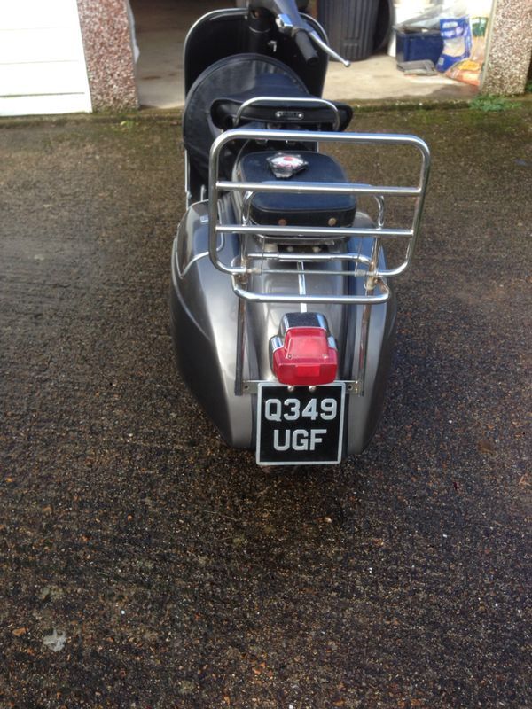 Modern Vespa : Show the backside of your scooter