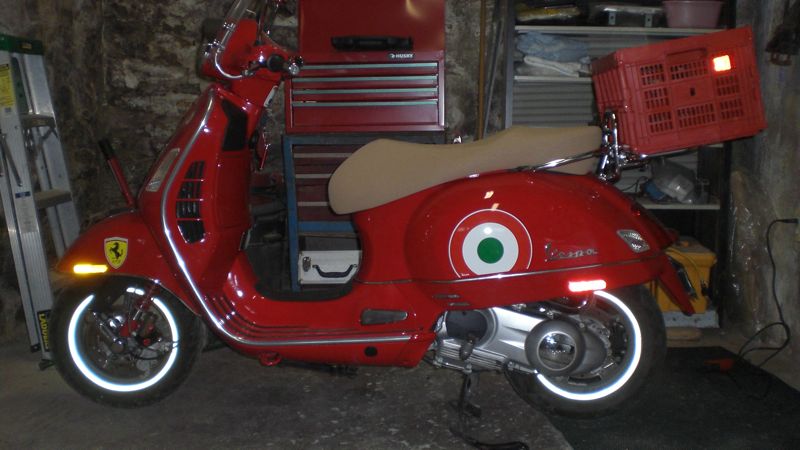 Modern Vespa : Some Fun and Functional GTS 250 Mods