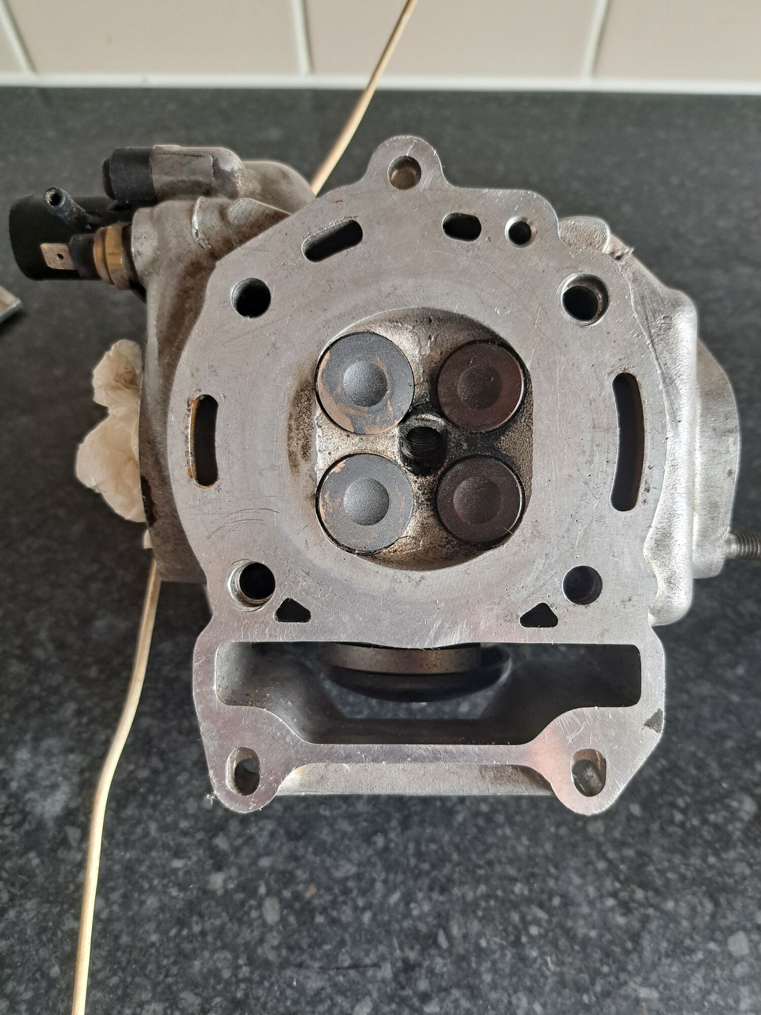 Modern Vespa : Camshaft and valves