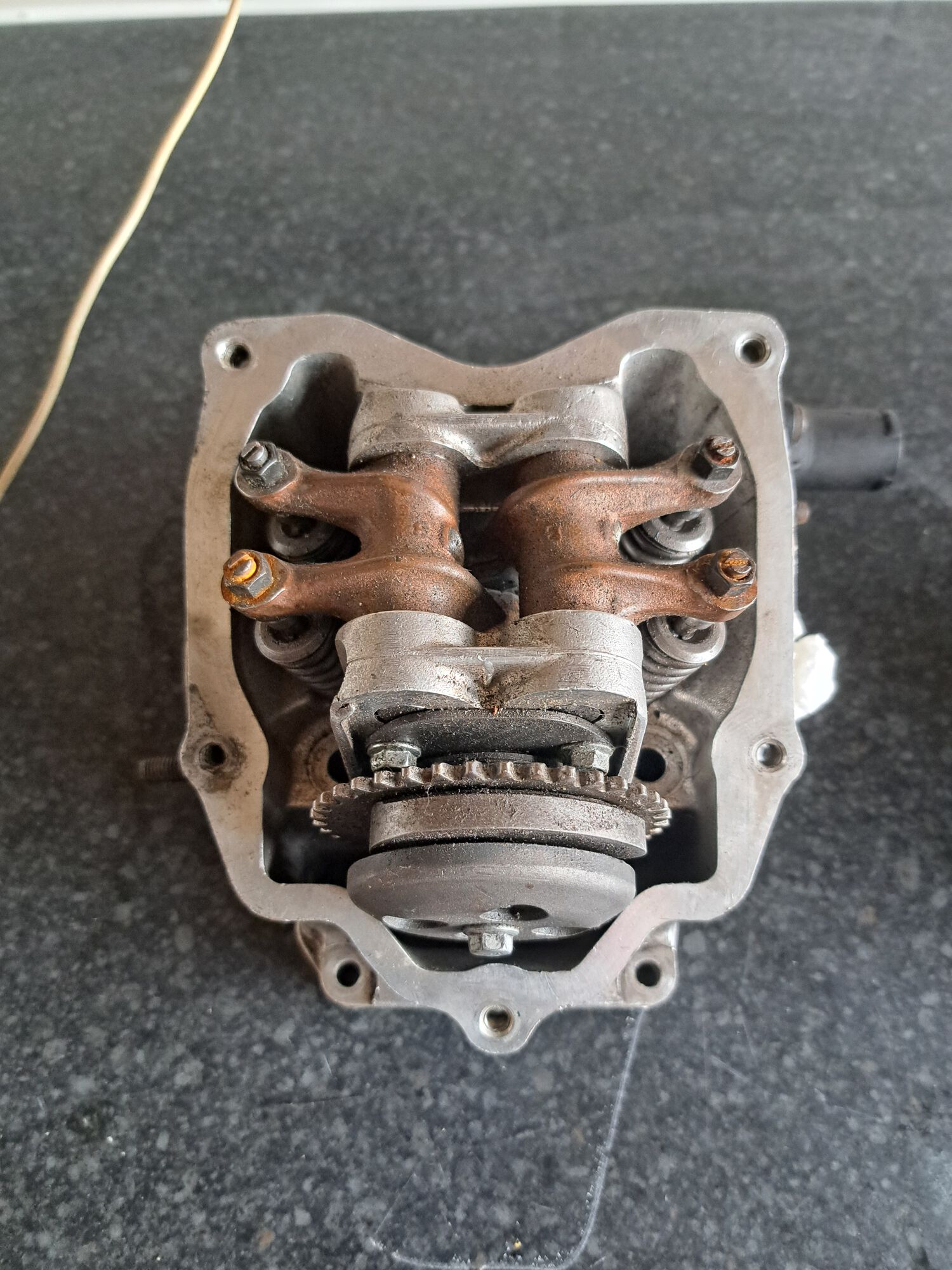 Modern Vespa : Camshaft and valves