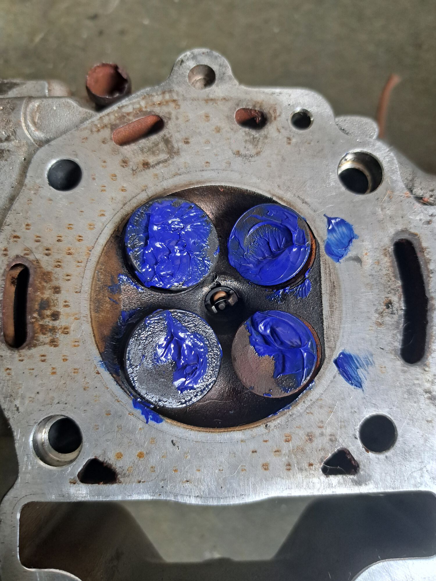 Modern Vespa : Camshaft and valves