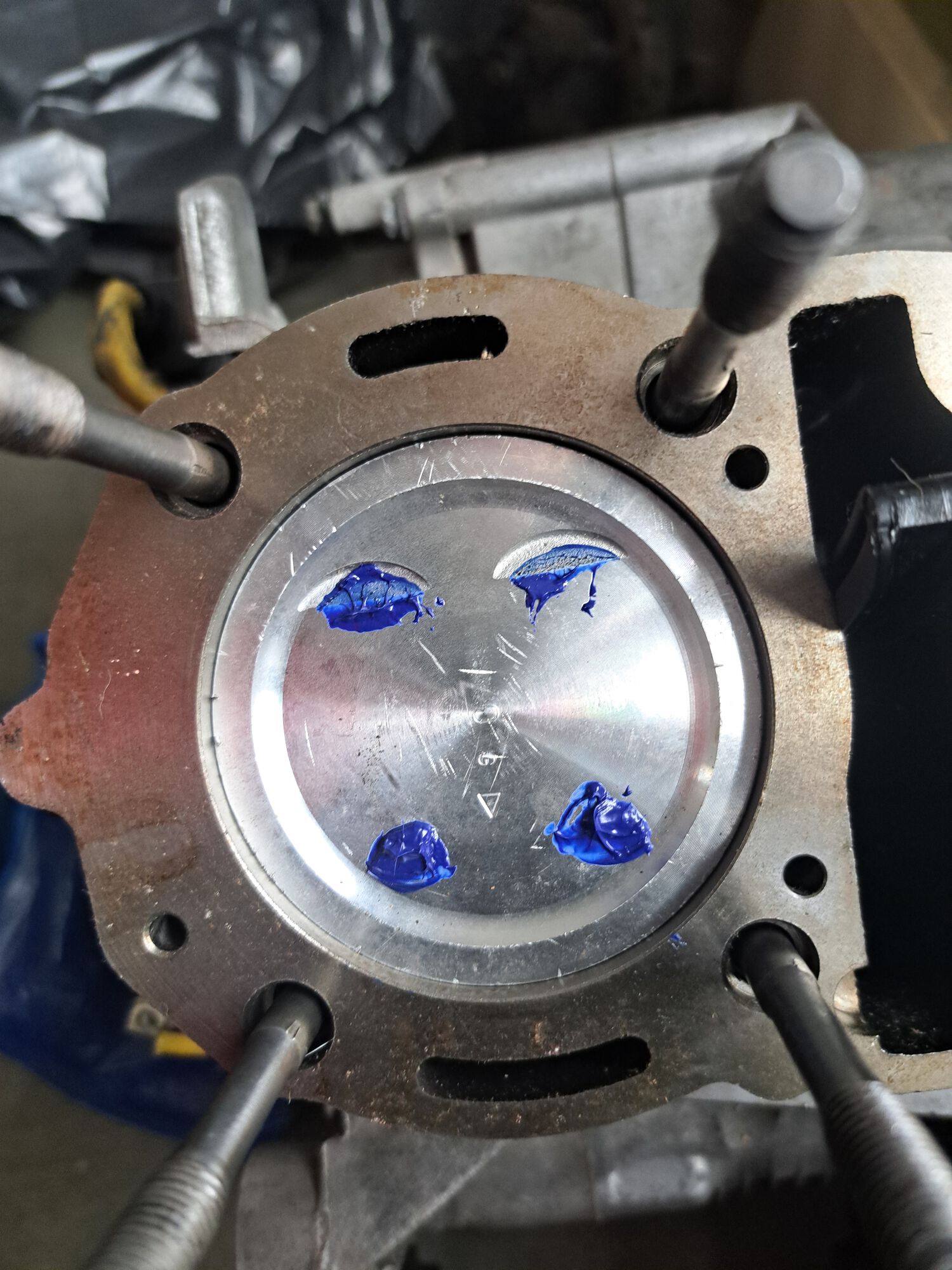 Modern Vespa : Camshaft and valves