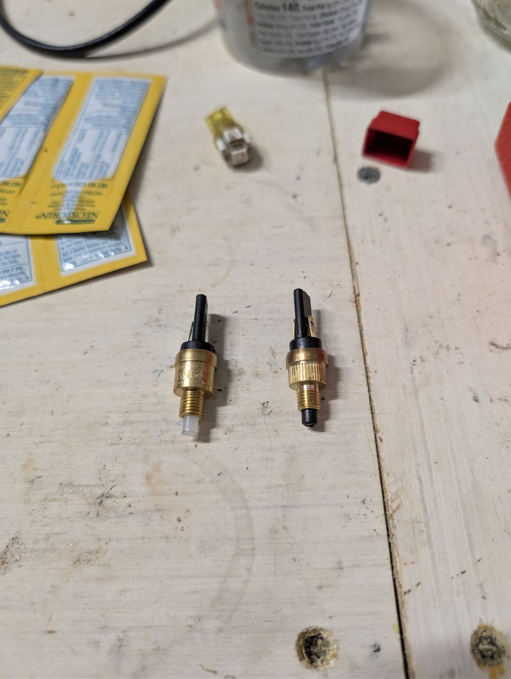 Modern Vespa : DC vespa neutral / front brake switch question