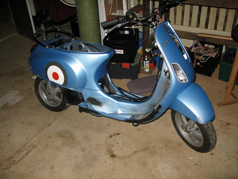 Modern Vespa : Conversion: Fitting a Vespa LX with 150cc 2-stroke engine.