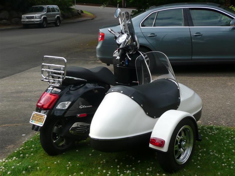 Modern Vespa : Side Car for a Vespa