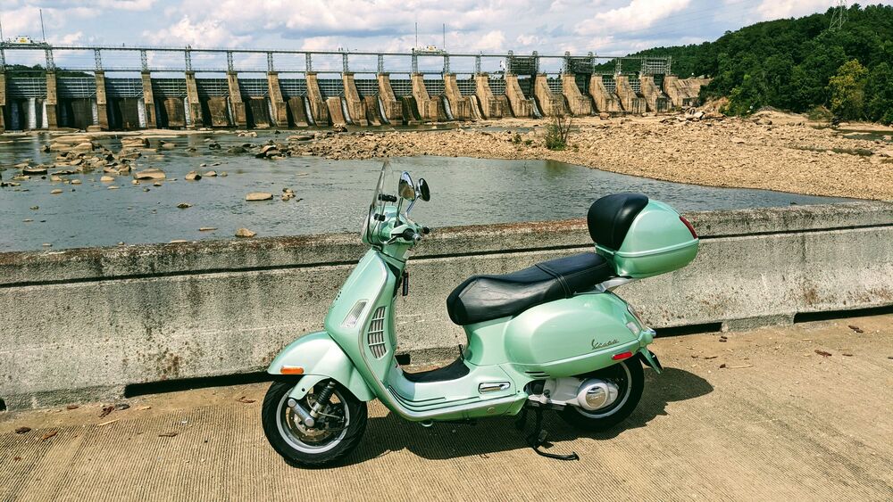 Modern Vespa : New Vespa Owner Head shake around 30mph???