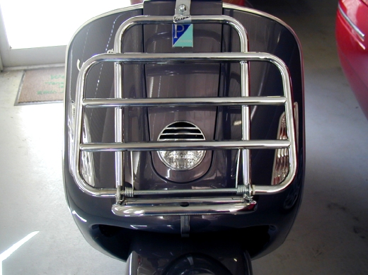 Modern Vespa : installing piaggo gtv front rack