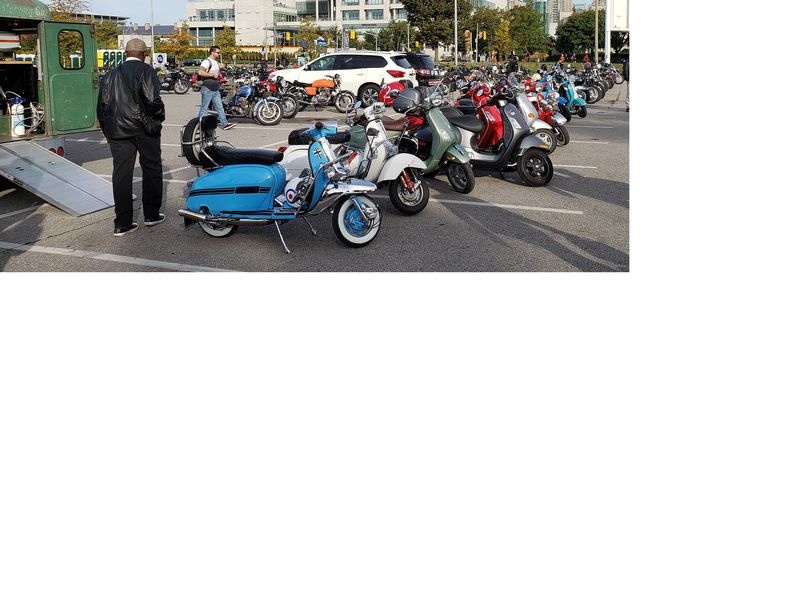 Modern Vespa : Distinguished Gentleman's Ride 2019