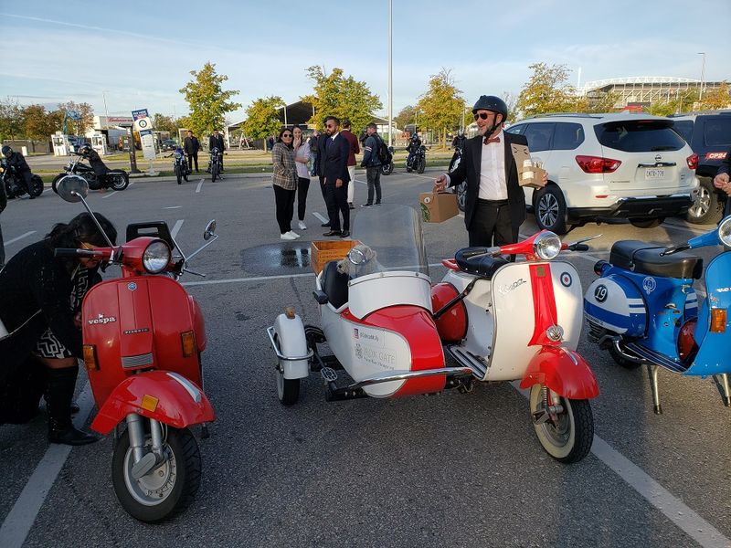 Modern Vespa : Distinguished Gentleman's Ride 2019