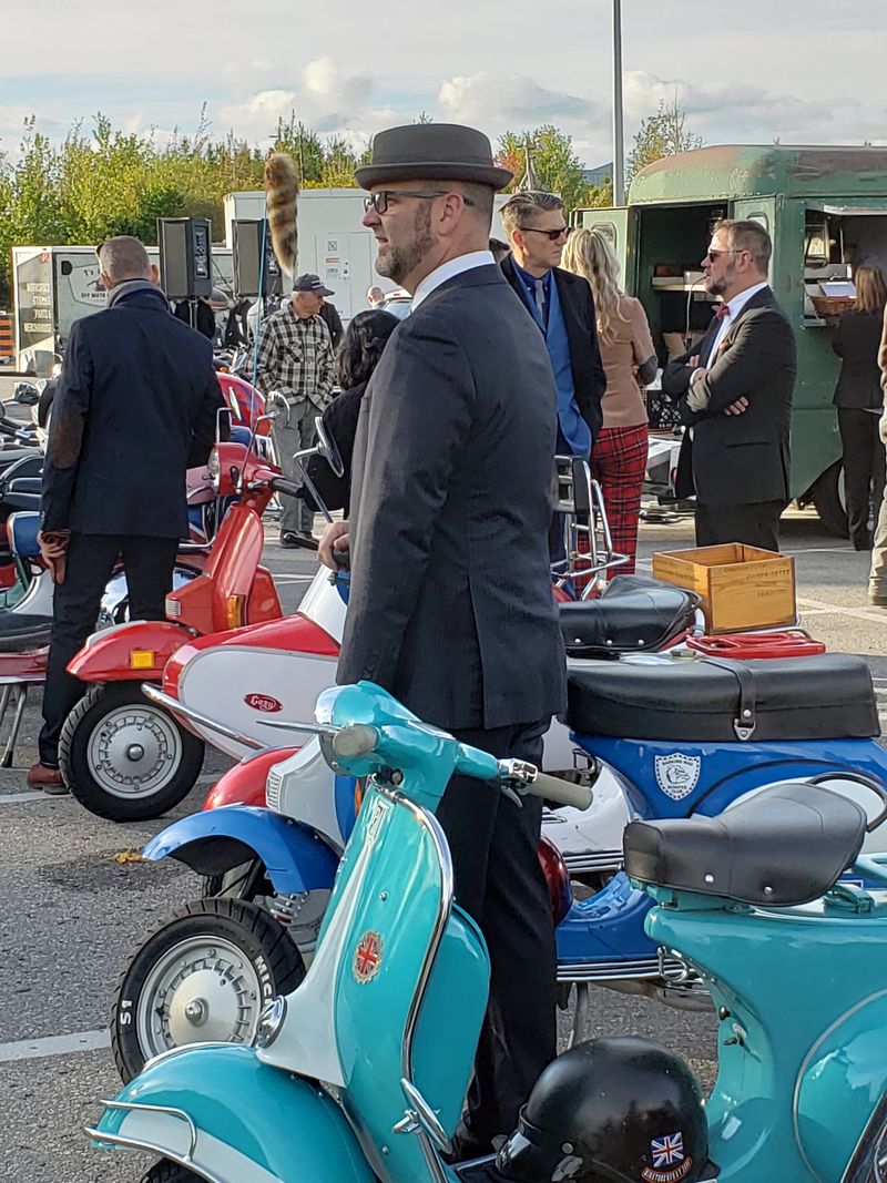Modern Vespa : Distinguished Gentleman's Ride 2019
