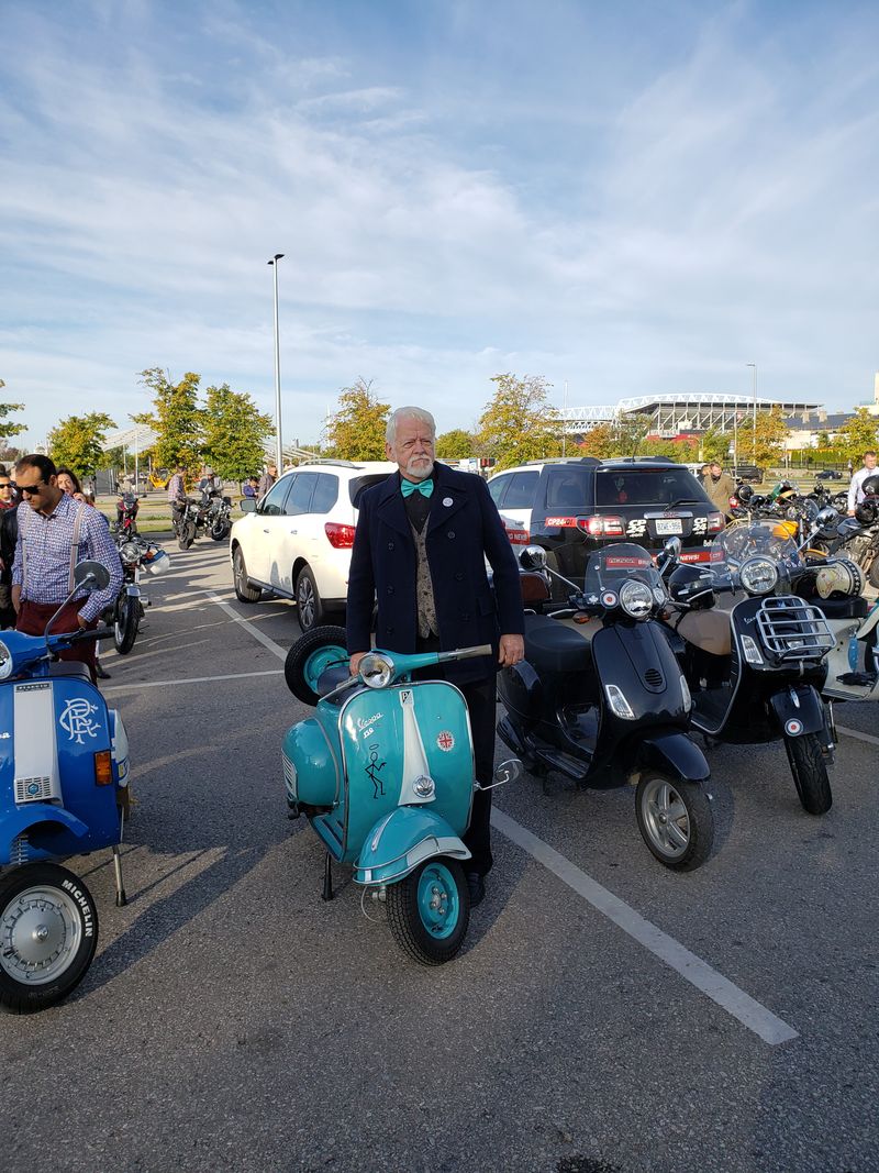 Modern Vespa : Distinguished Gentleman's Ride 2019
