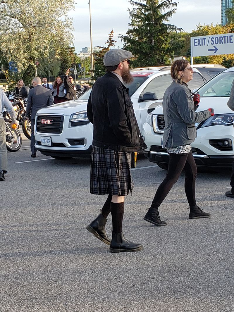 Modern Vespa : Distinguished Gentleman's Ride 2019