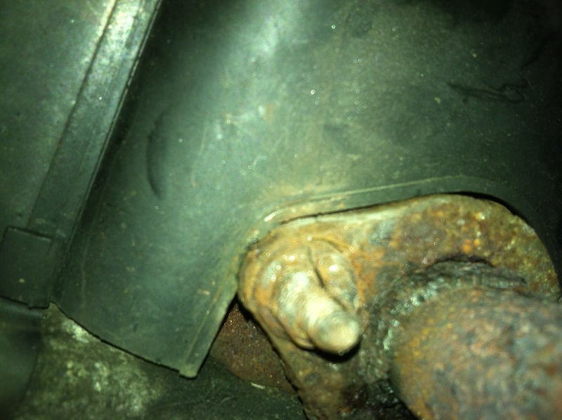Modern Vespa : Exhaust bolts totally rusted. Now what?