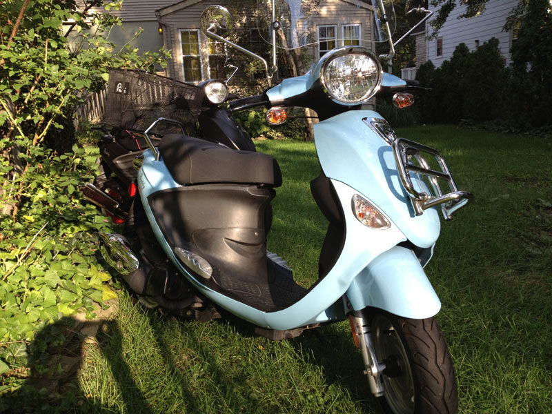 Modern Vespa : FS: 2009 powder blue 125 cc buddy detroit michigan