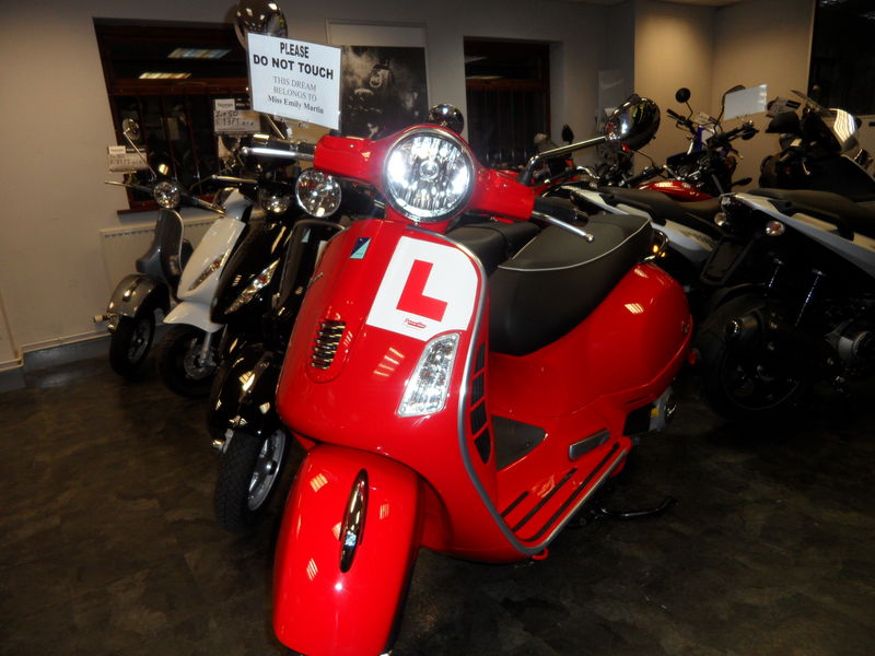 Modern Vespa : My brand new GTS super 125cc :D