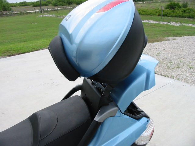 Modern Vespa : trunk