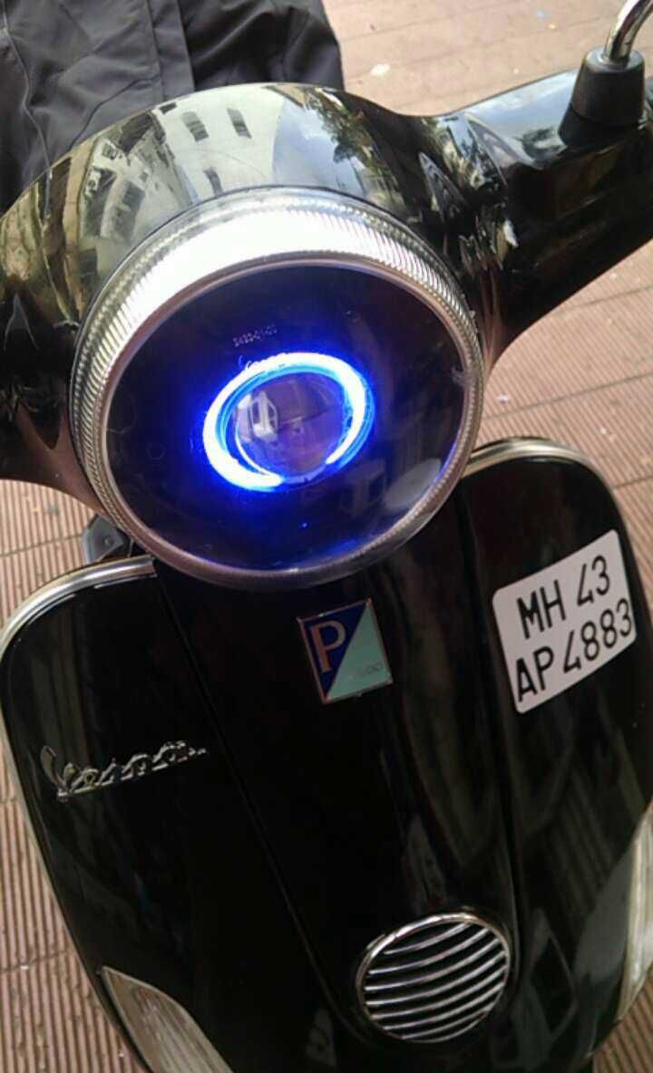 Modern Vespa : Led projector headlight mod