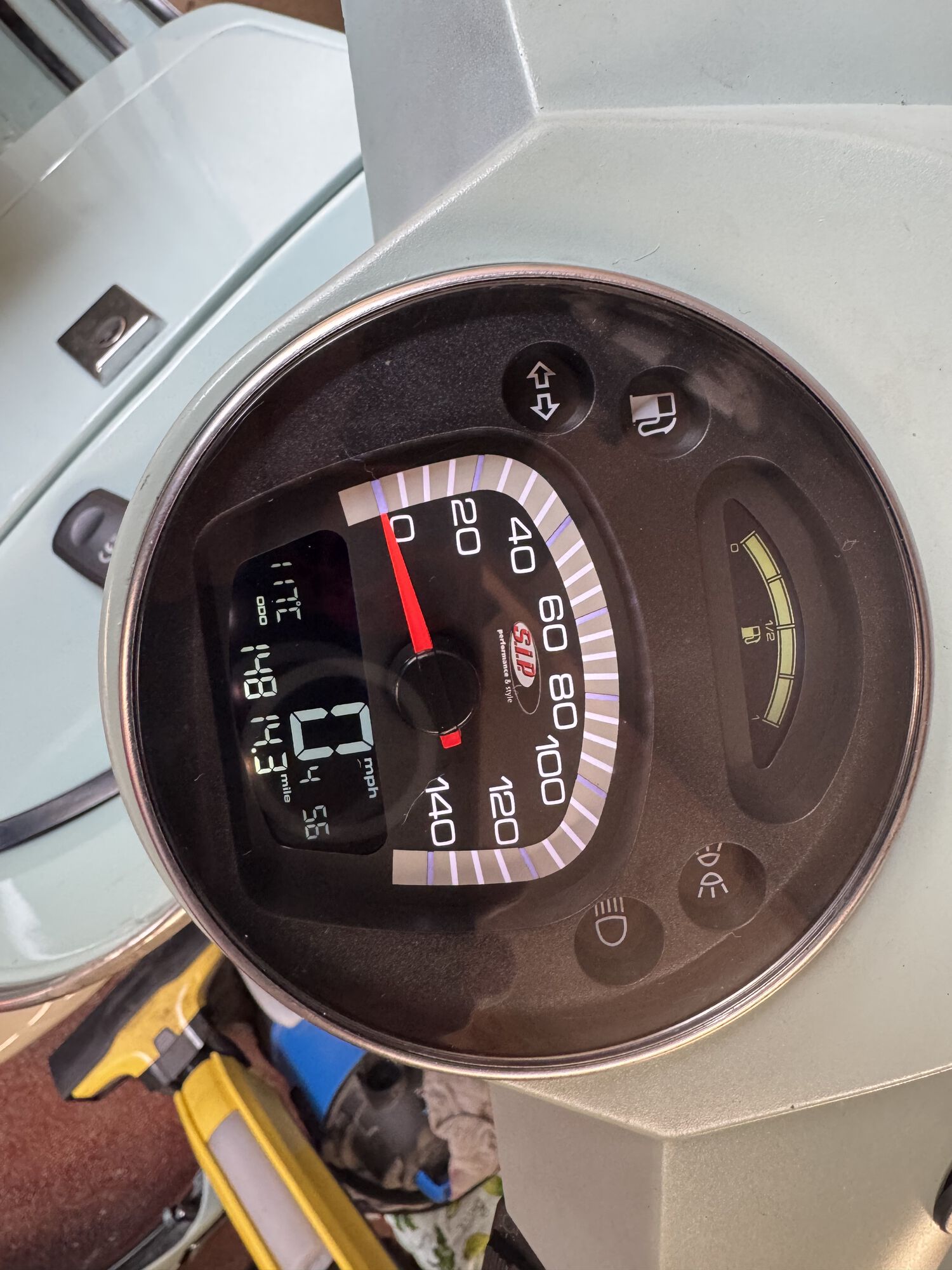 Modern Vespa : Sip Digital Speedo for Vespa PX Temperature Readings