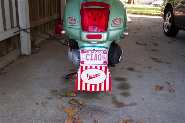 Modern Vespa : Special License Plates for Your Vespa