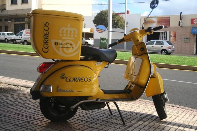Modern Vespa : The One True Color of P