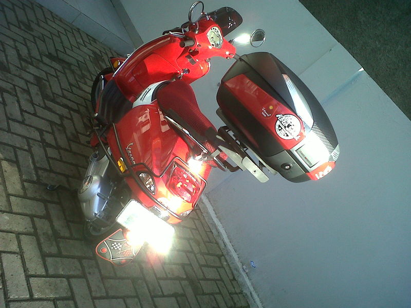 Modern Vespa : Red LX150ie (VeMi : Vespa Merah Bini / Wife's Red Vespa)