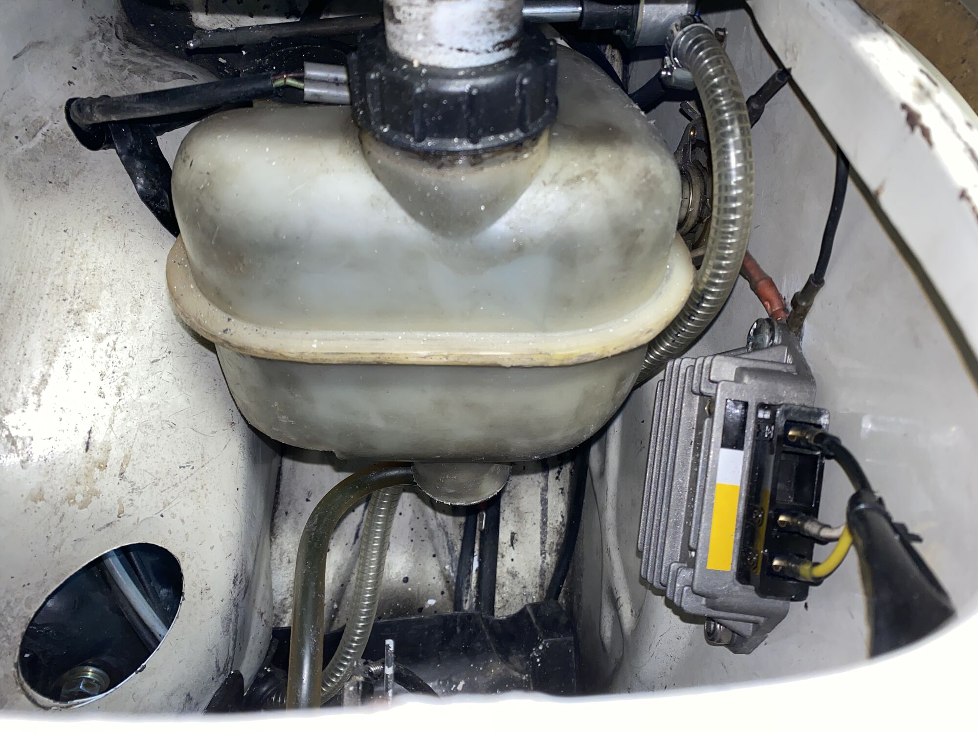 Modern Vespa : Fuel line length and route?