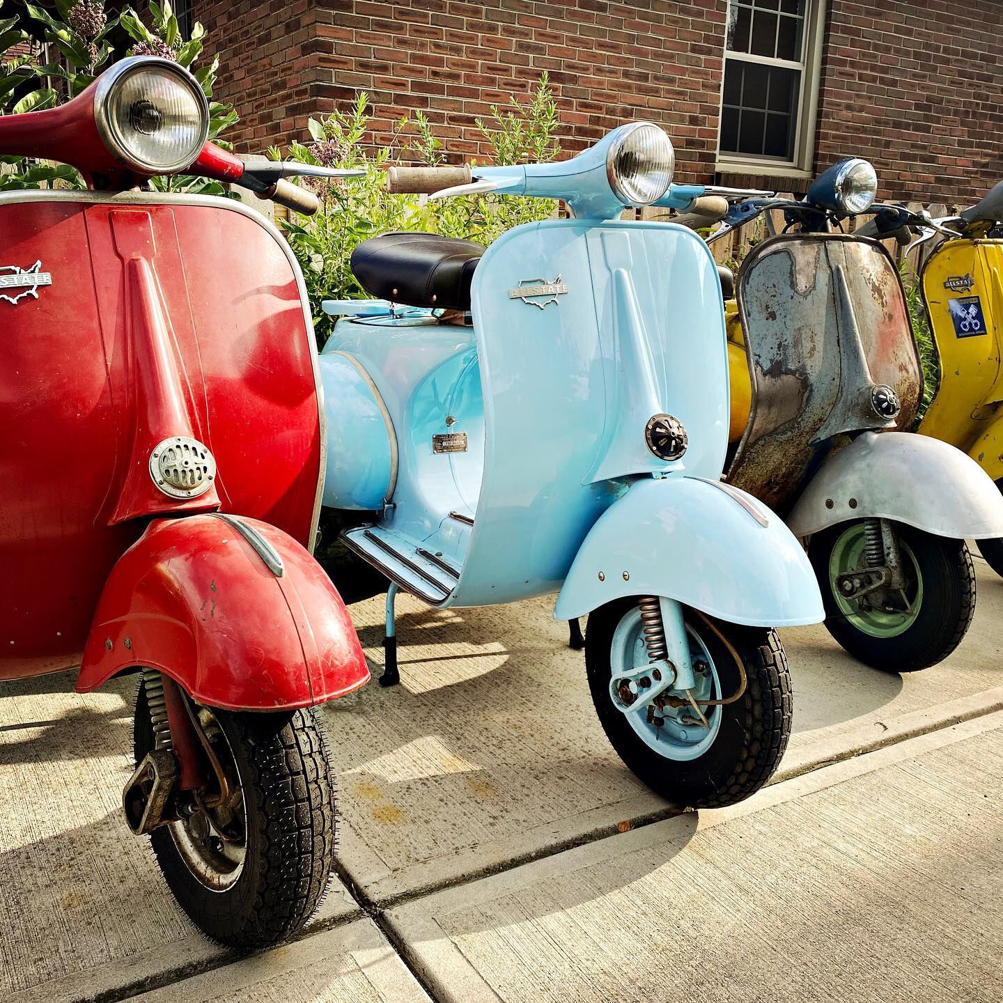 Modern Vespa : VNA first ride review and a question about 6v LEDs