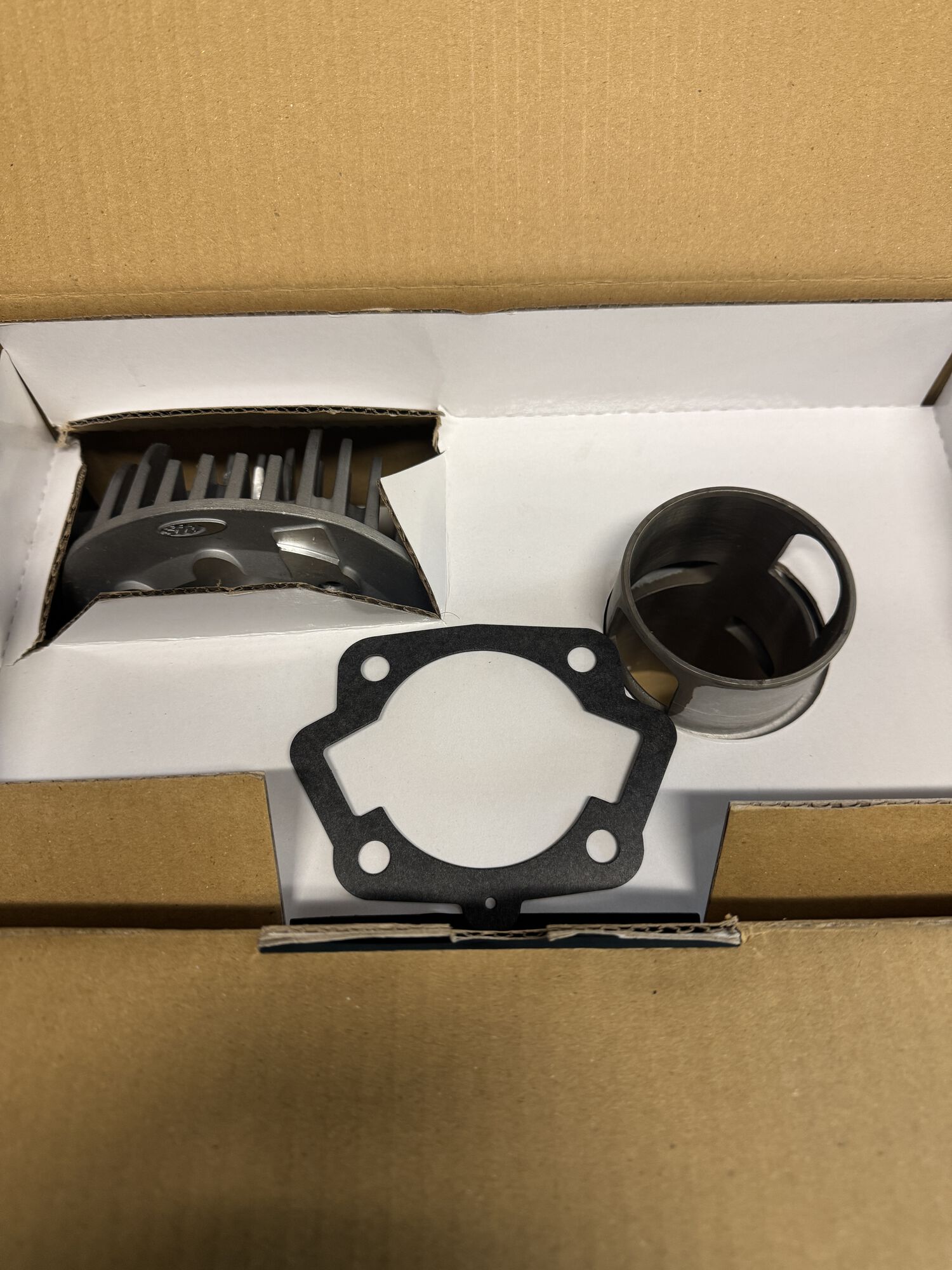 Modern Vespa : New GS150 cylinder has arrived.