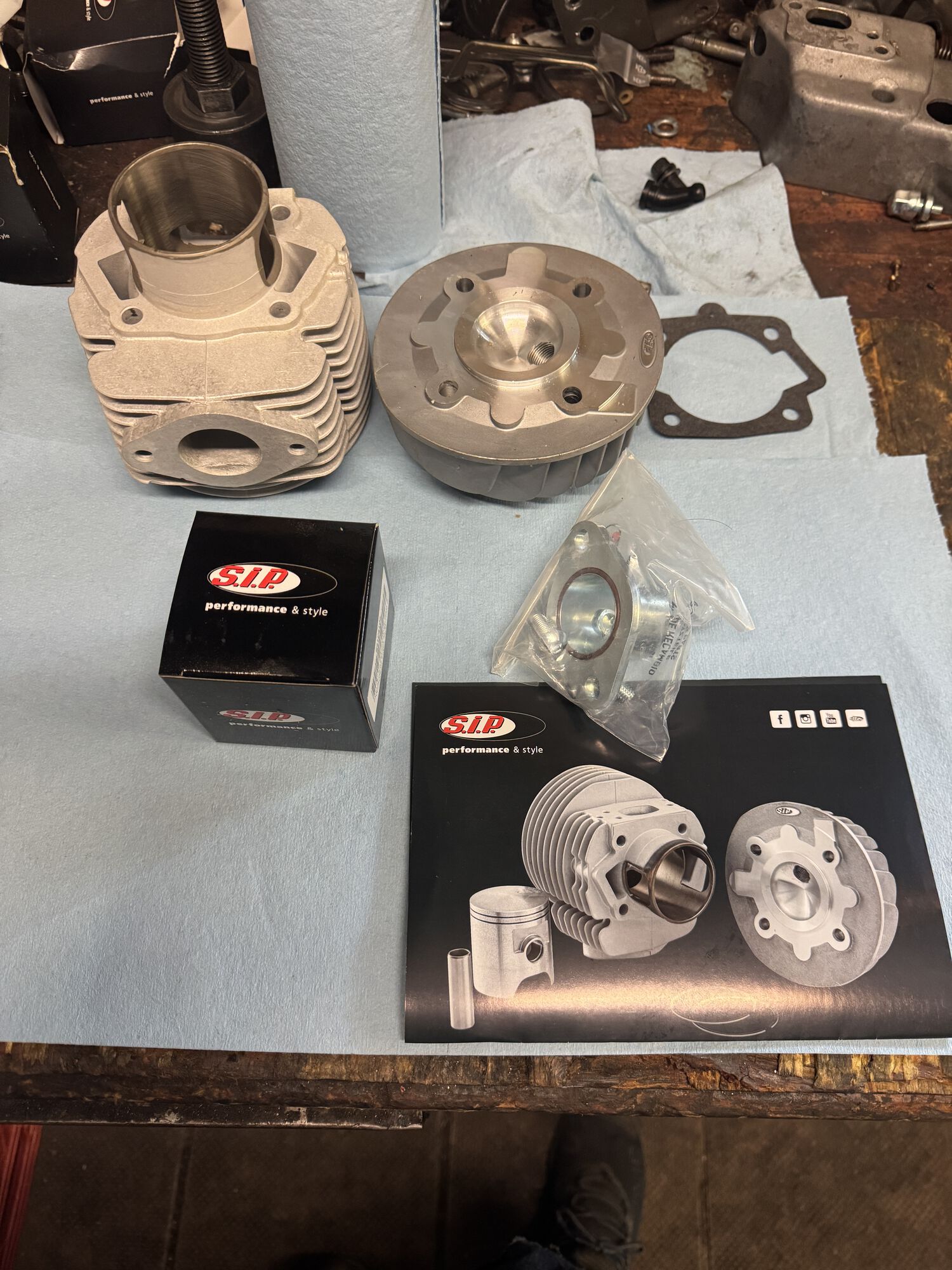 Modern Vespa : New GS150 cylinder has arrived.