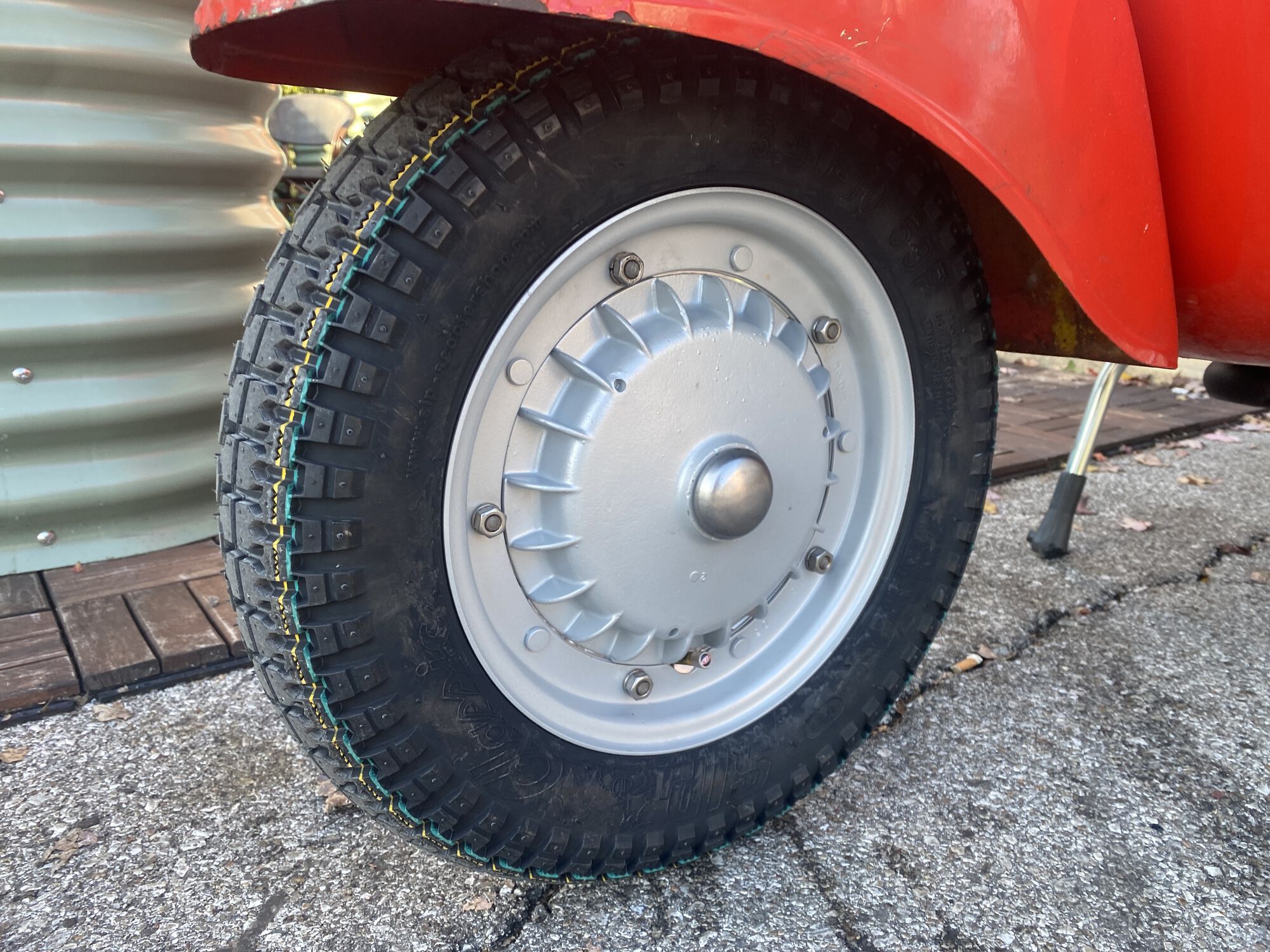 Modern Vespa : Powder coat brake drums