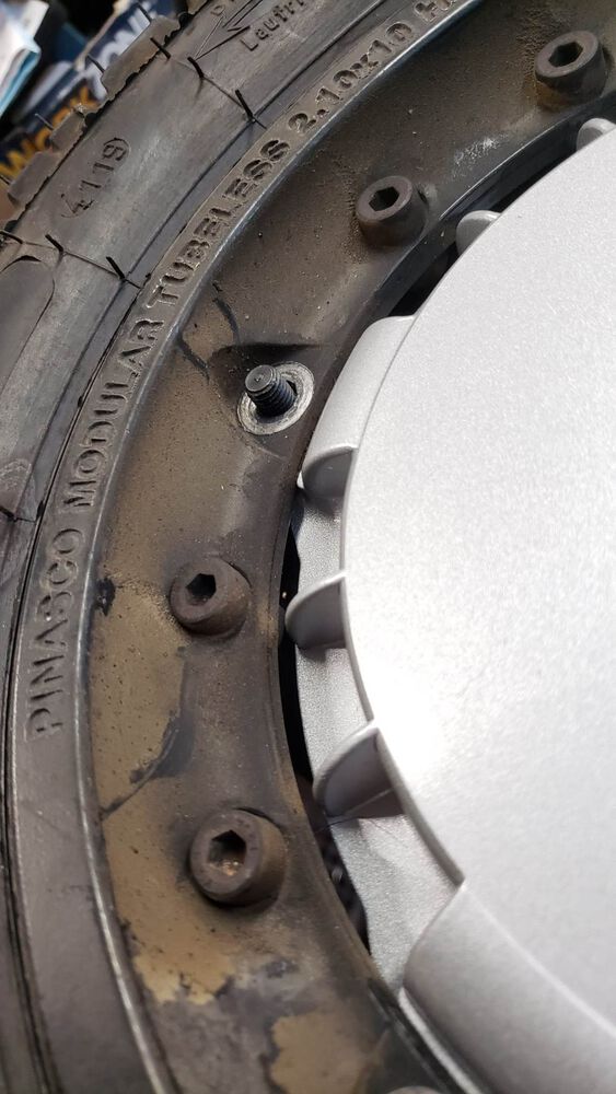 Modern Vespa : Scootopia rear hub