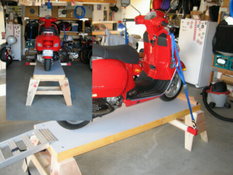 Modern Vespa : Joint Venture scooter-bench