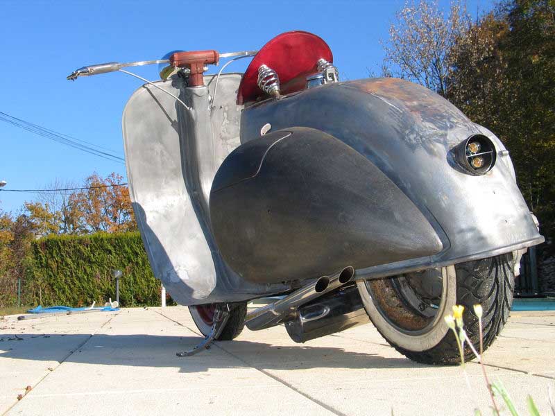 Modern Vespa : Pics of hot rodd-ish Scooters please