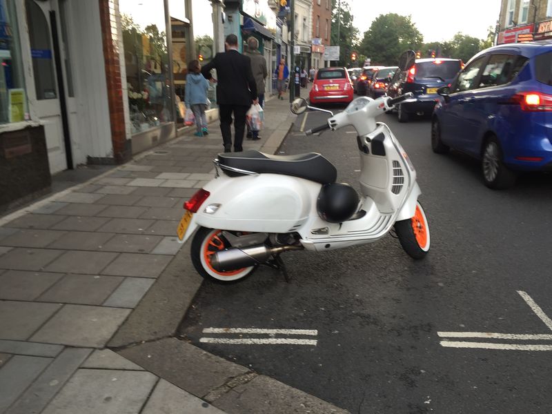 Modern Vespa : Greggs GT200 Gallery and now GTS300 Galllery