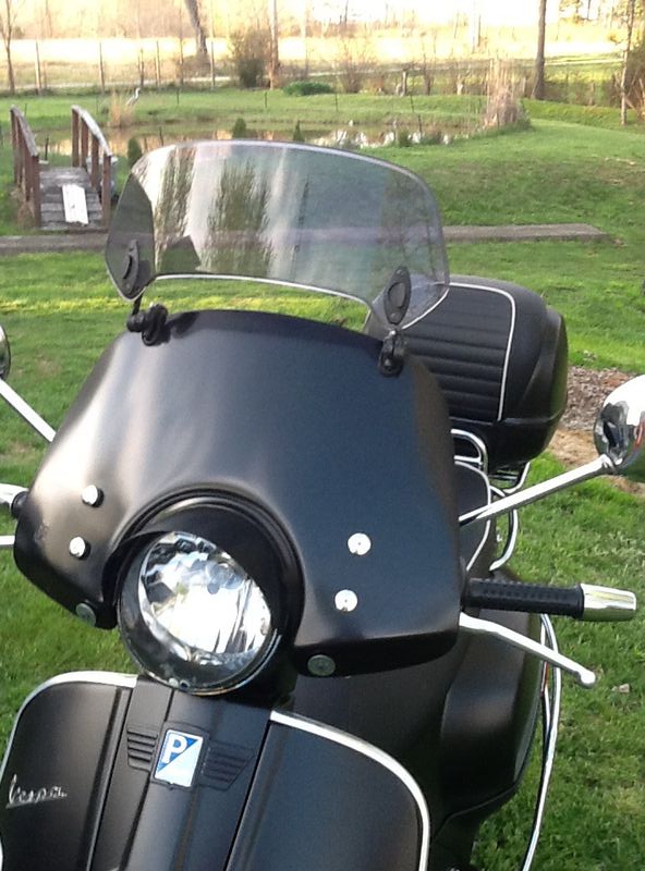 Modern Vespa : Flyscreen mods on a GTS Super