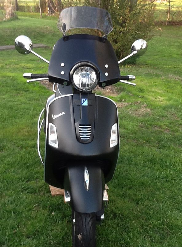 Modern Vespa : Flyscreen mods on a GTS Super