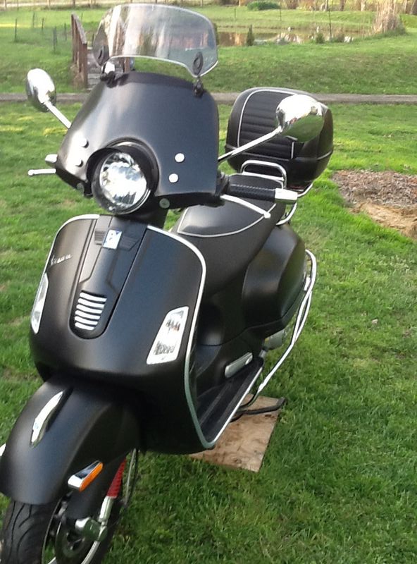 Modern Vespa : Flyscreen mods on a GTS Super