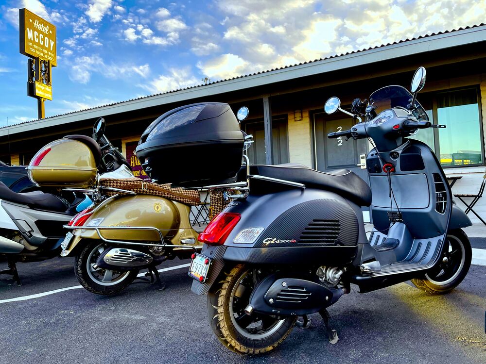 Modern Vespa : Share Pictures of Your Beloved Vespas Here
