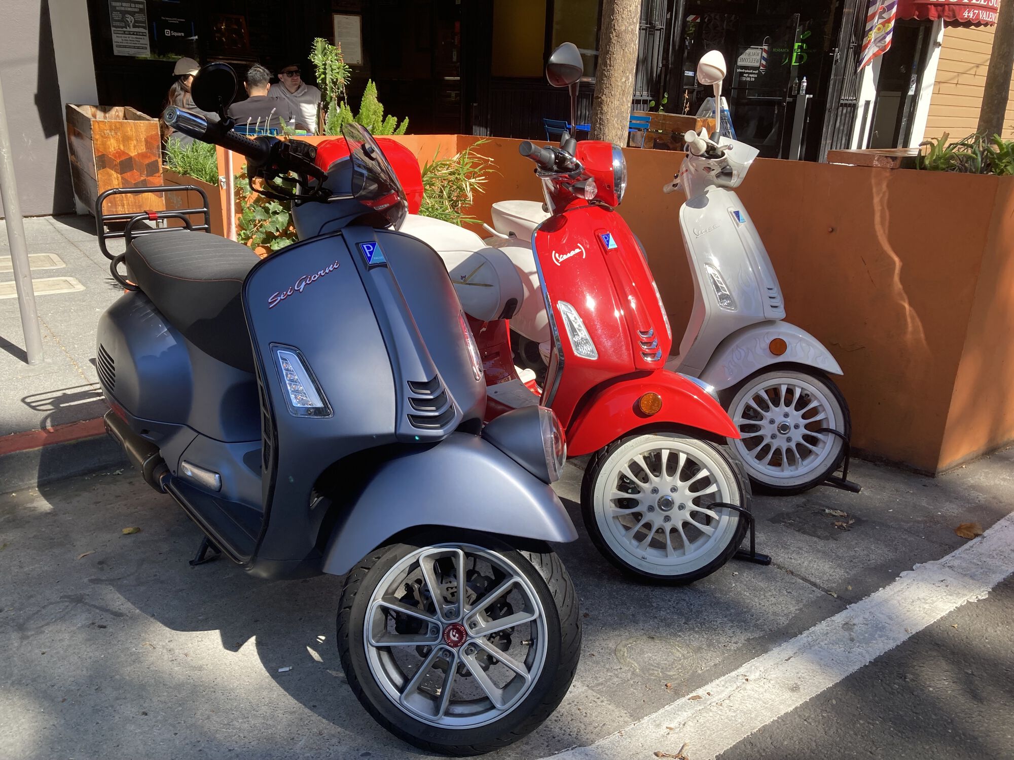 Modern Vespa : Sei Giorni HPE Top Speed